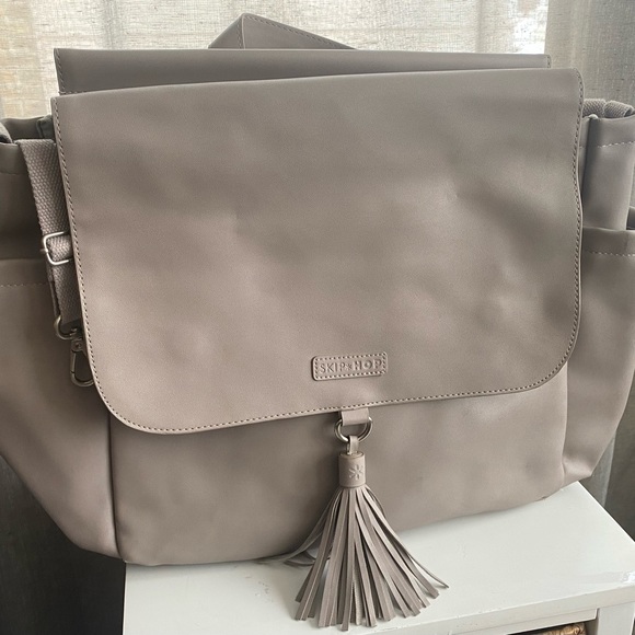 Skip Hop | Bags | Skip Hop Convertible Crossbody Backpack Tote Diaper ...